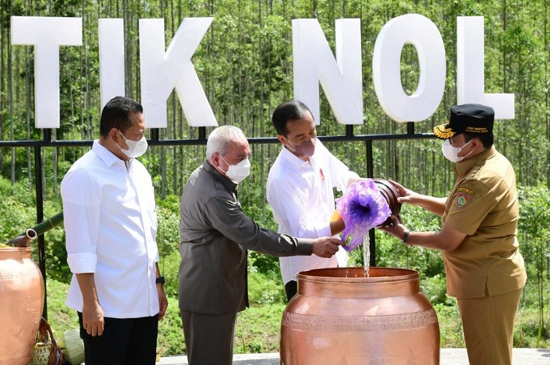 Penyatuan Air dan Tanah, Ibu Kota Negara dan Sikap Munafik Penyinyir ...