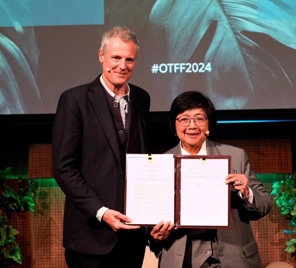 Di Oslo, Menteri LHK Siti Nurbaya Teken Kerja Sama Dengan Bezos Earth ...