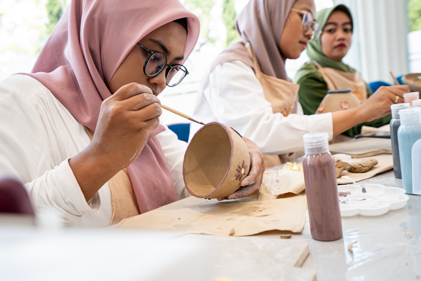 Matana University dan Tanah Liat Pottery Ajak Guru BK ‘Healing’ dengan ...